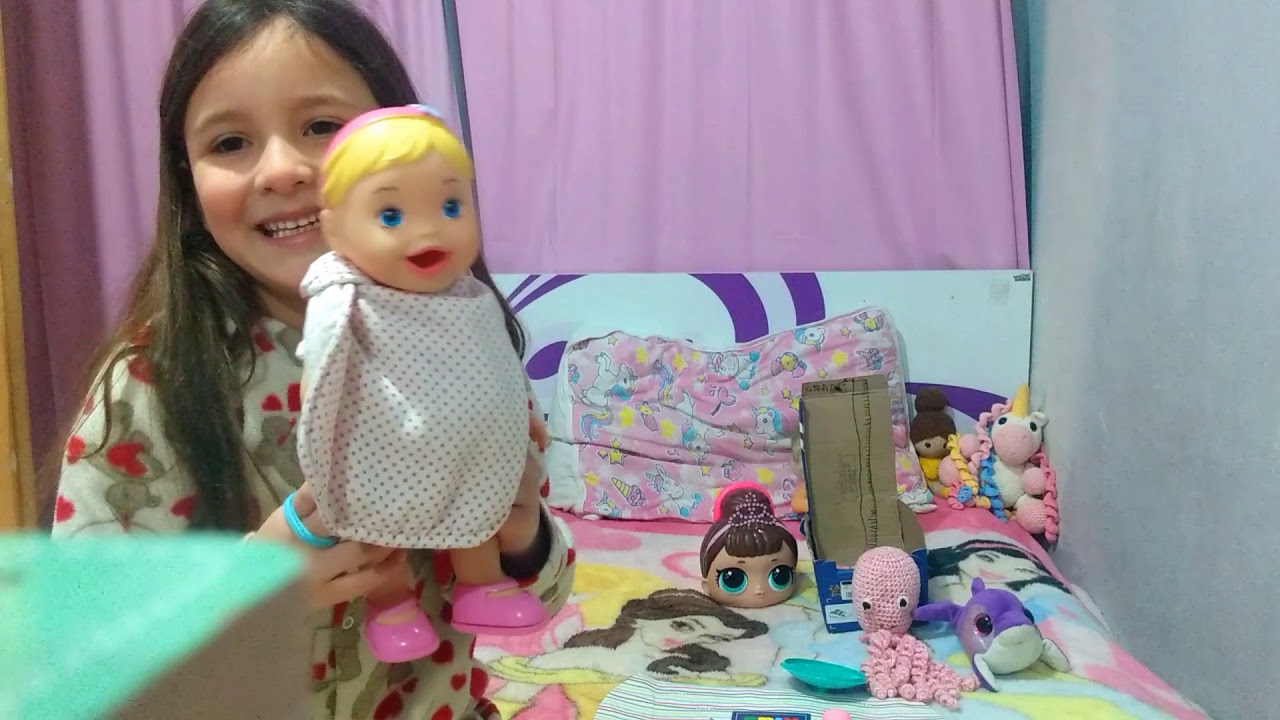 Brincando com as bonecas - Primeiro vídeo!!! - YouTube