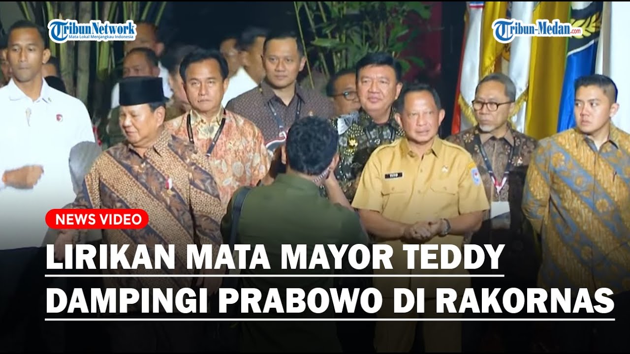 LIRIKAN MATA MAYOR TEDDY Saat Dampingi Prabowo di Rakornas Pemerintah Pusat & Daerah 2024 ...