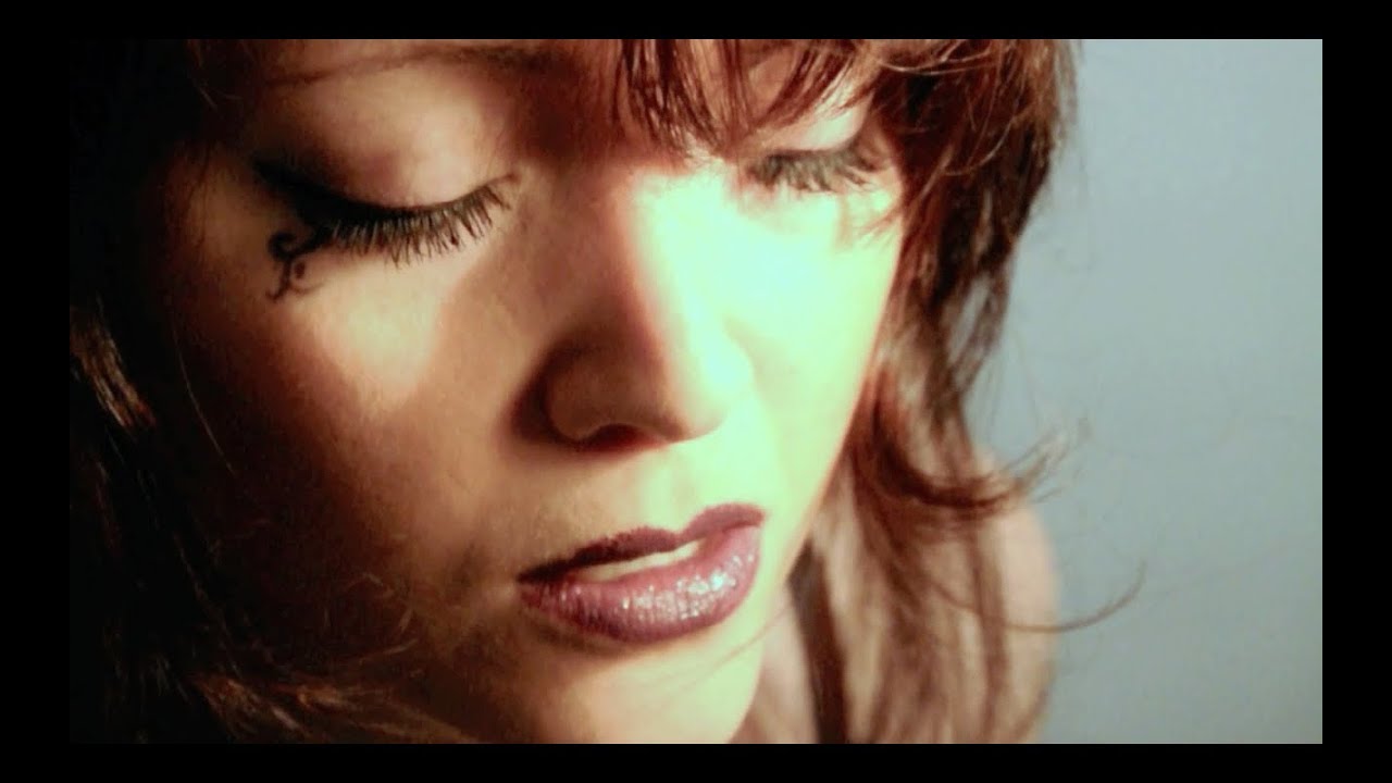 Music Video (Stay) by Rihanna - YouTube