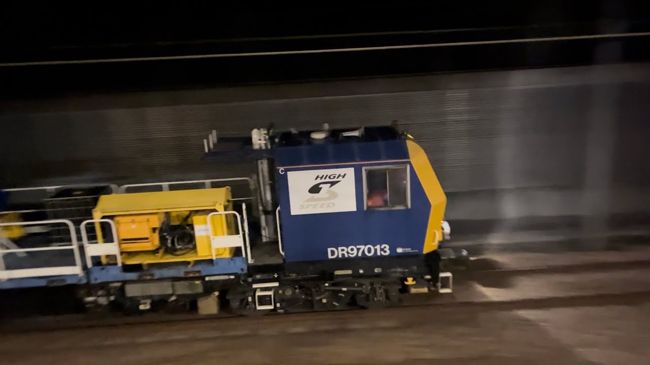 HS1 MPV works an overhead inspection train over the Westenhangar ...