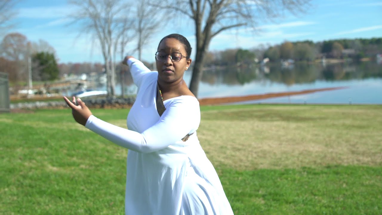 Angels | Simone Gaddy | Home for the Holidays - YouTube