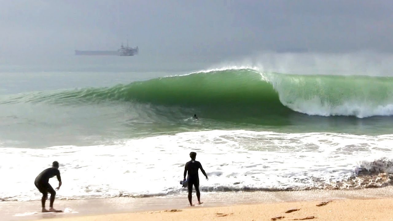 First Big Winter Swell makes INSANE Shorebreak Waves - RAW - YouTube