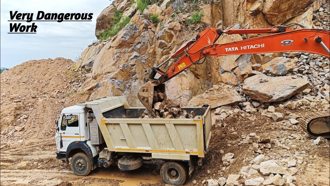 1918.k BS6 dumper Boulder loading video - YouTube