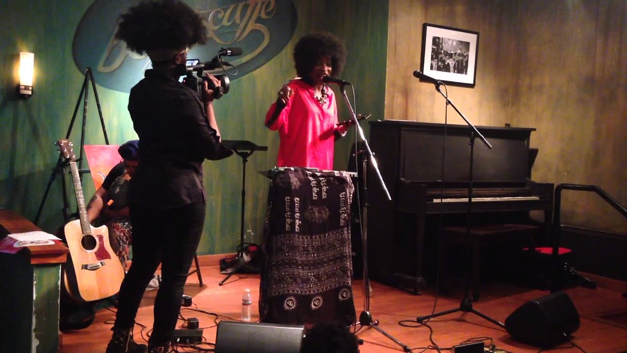 Nnenna Ukwu sings Sade's "No Ordinary Love" at Beyu Caffe 2beatHIV ...