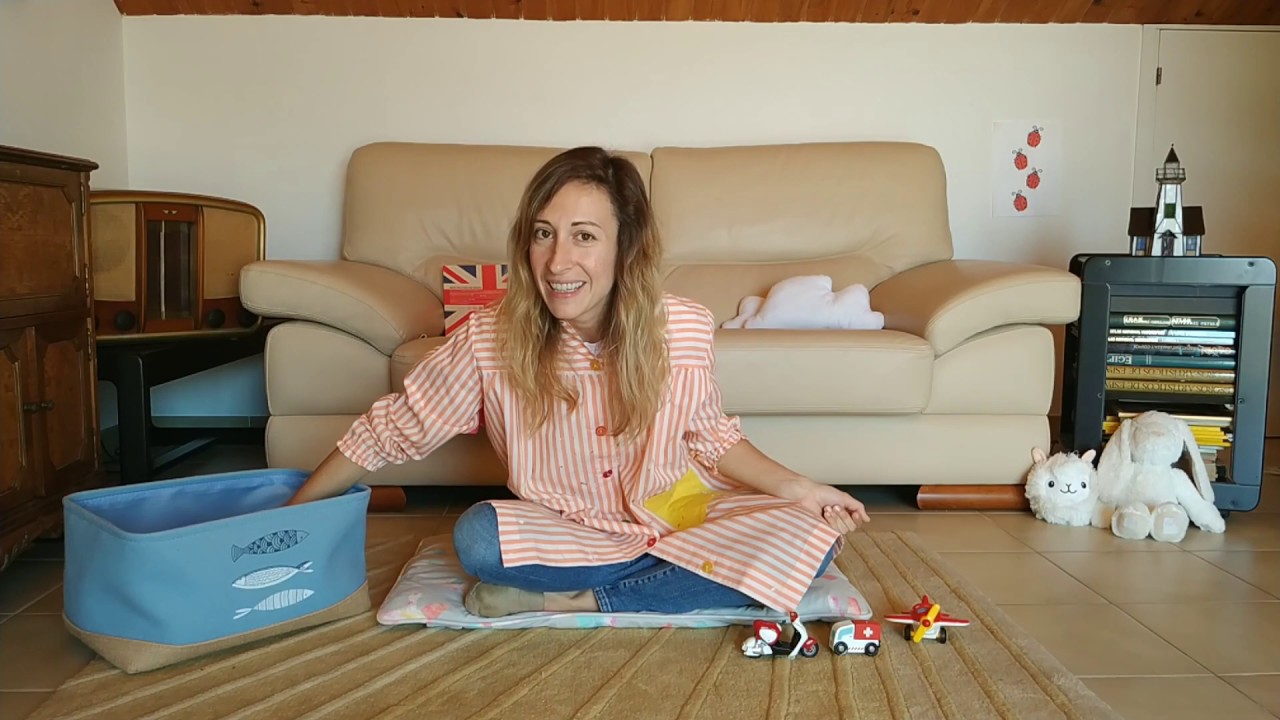 Transports | The Wheels on the Bus | English lesson - YouTube