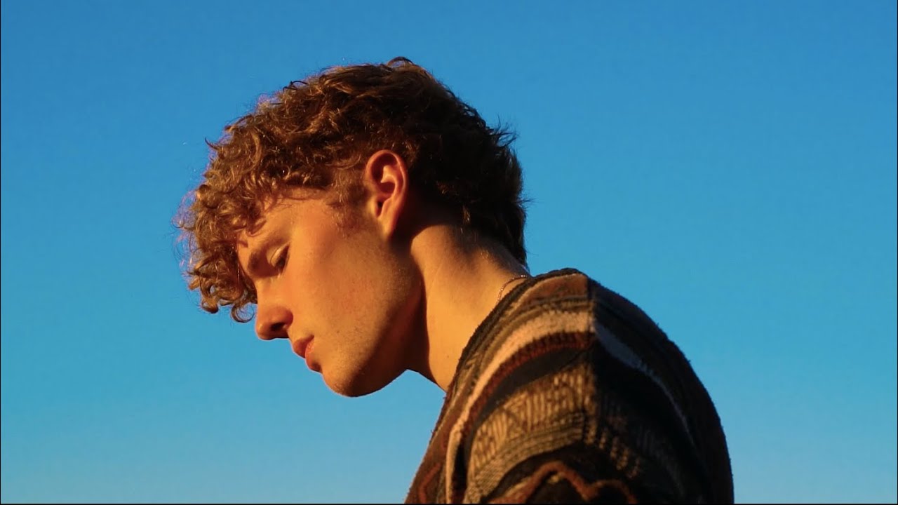 Michael Gerow - Friends Don't (Official Lyric Video) - YouTube