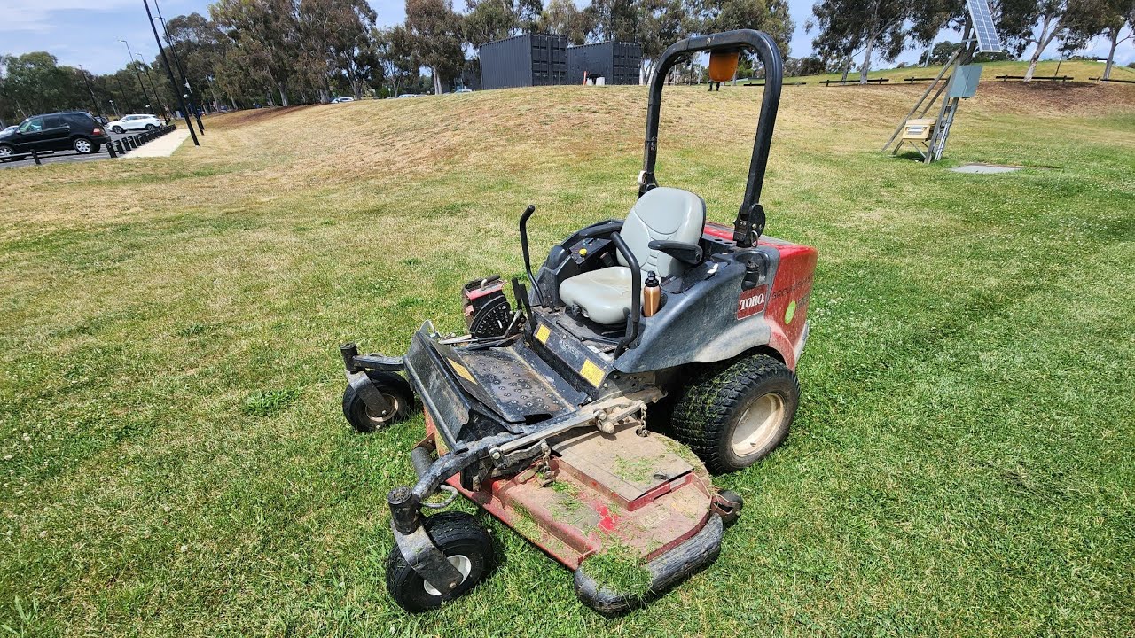 Mowing the Lawn with the Toro Groundsmaster 7210 Zero-Turn Ride-On ...