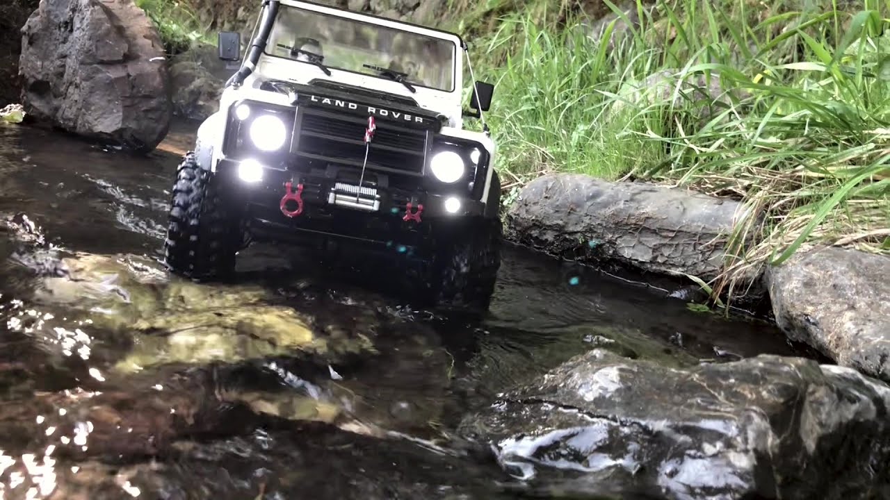 double e E101-003 1/8 landrover defender 水遊び - YouTube