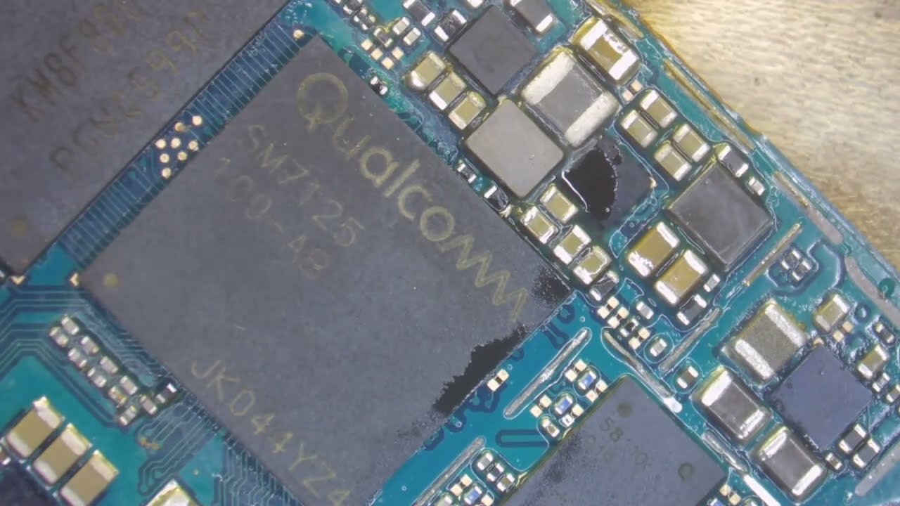 اصلاح سامسونج ميت تعرض لصدمة قوية …اعادة بناء ارجل معالج . reballing ...