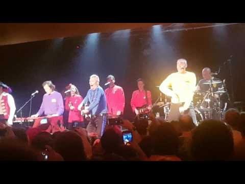 The Wiggles - Over 18's - Melbourne 09/09/16 - Hot Potato!