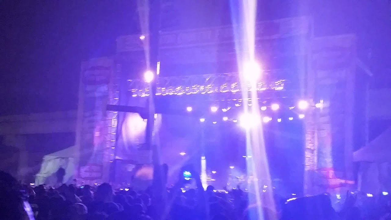 Sublime With Rome - Santeria - Riot Fest Denver 2014 - YouTube