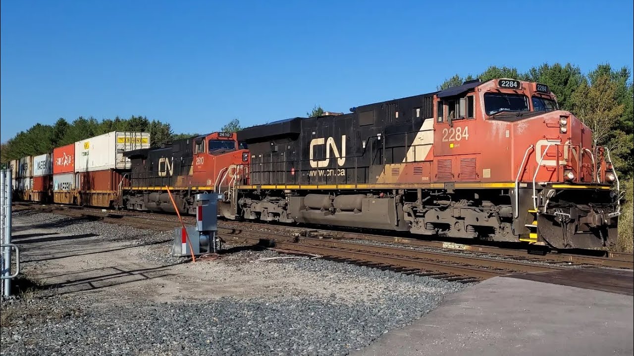 (Early) CN 148 - 2284 & 2610 In Copetown Ontario - YouTube