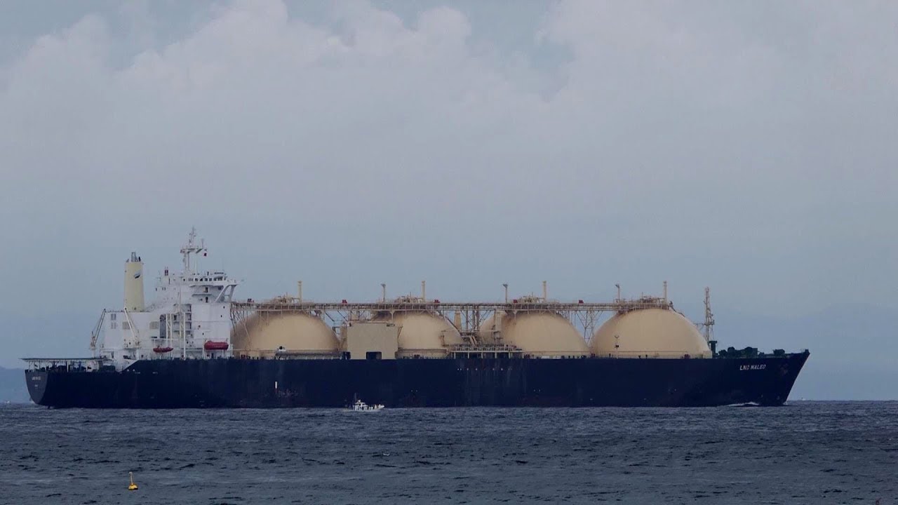 LNG Tanker “LNG MALEO” Cape Irago - YouTube