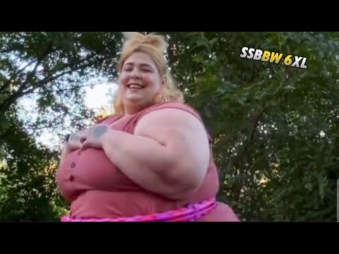 USSBBW Icon – Big Curves in a Stylish Look