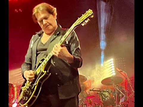 Simple Minds Live in Leeds 2022 Promised you a Miracle (up close) - YouTube