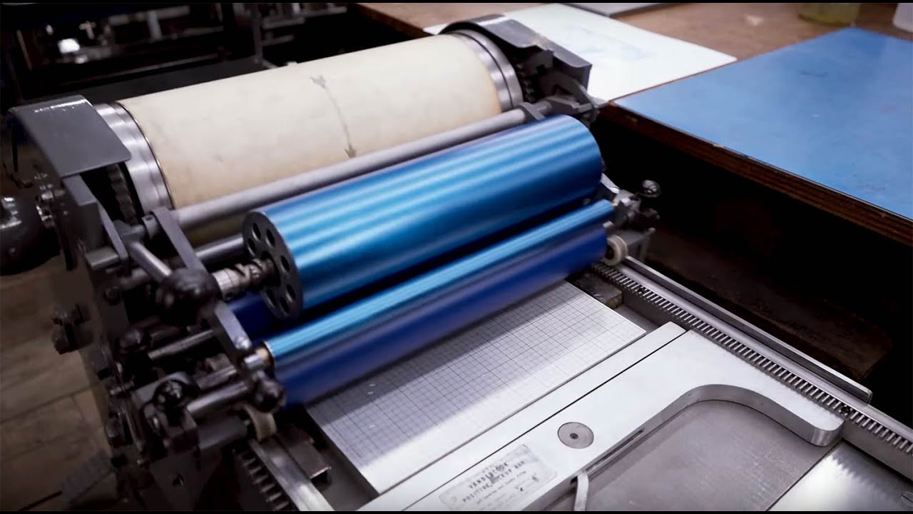 Producing Retro Letterpress Postcard on An Original Vandercook SP 15 ...