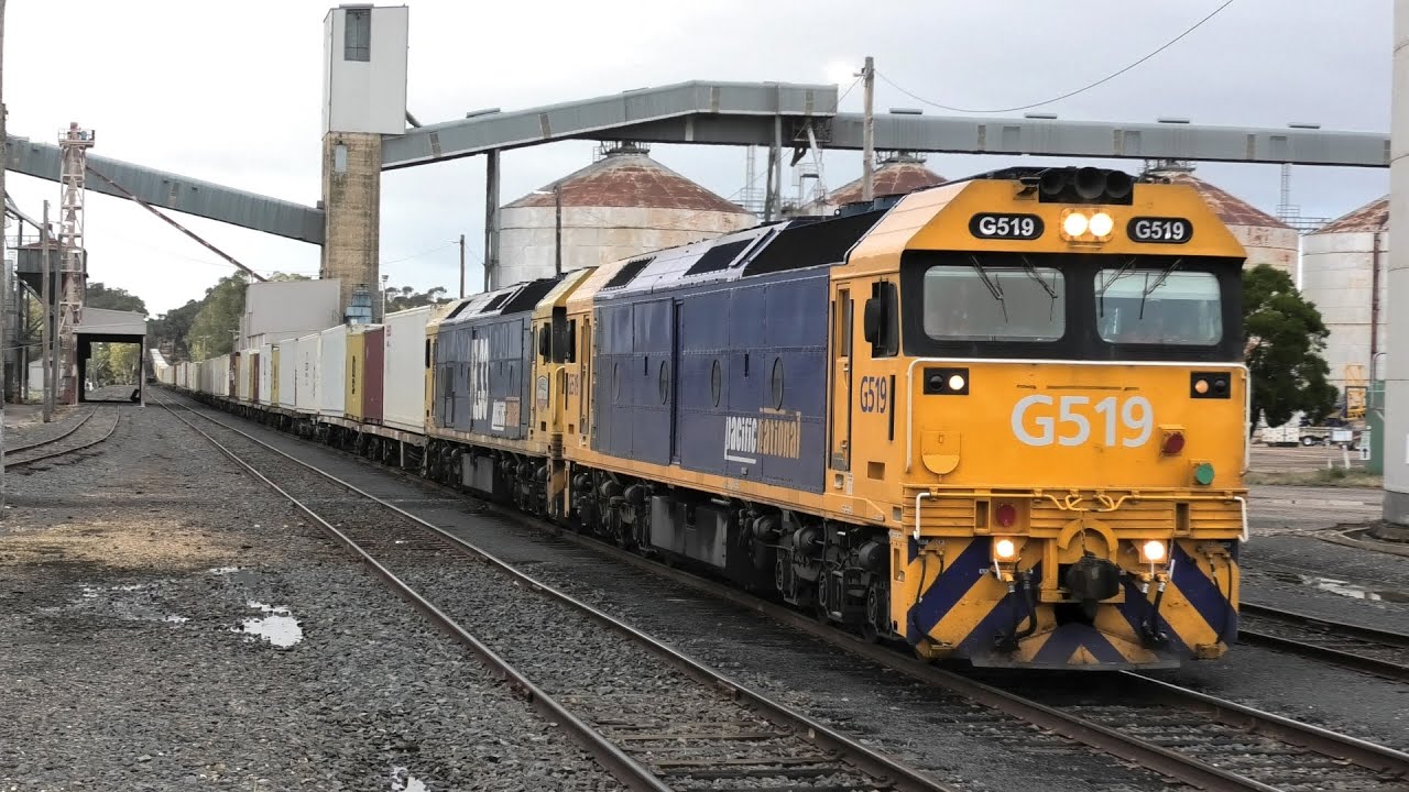 G519-BL33 on 7901V at Dunolly. 08-04-23. - YouTube