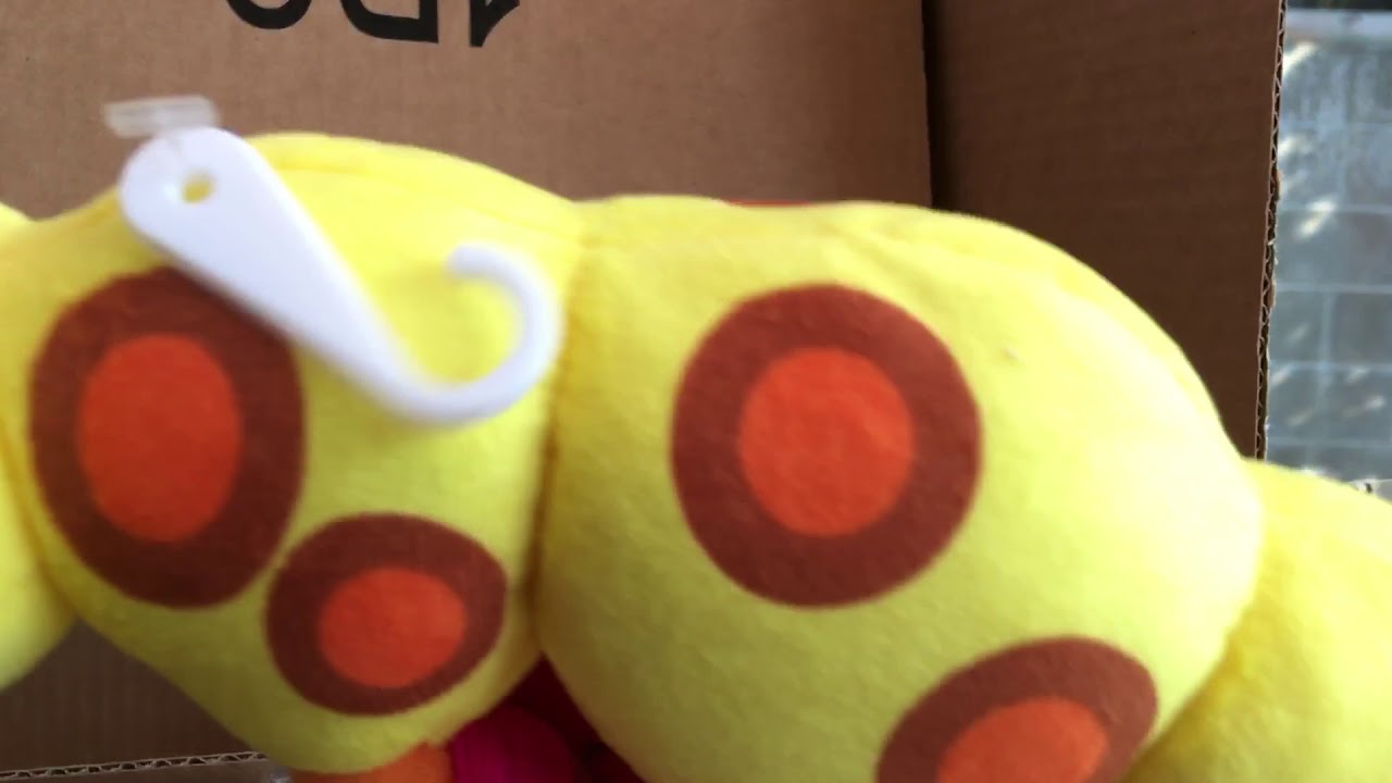 Wiggler plush unboxing - YouTube