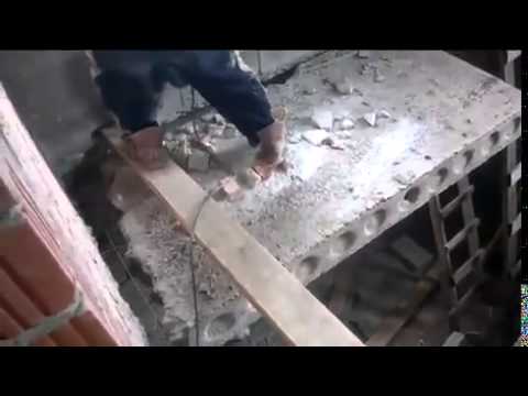 Bastıgı betonu kıran adam