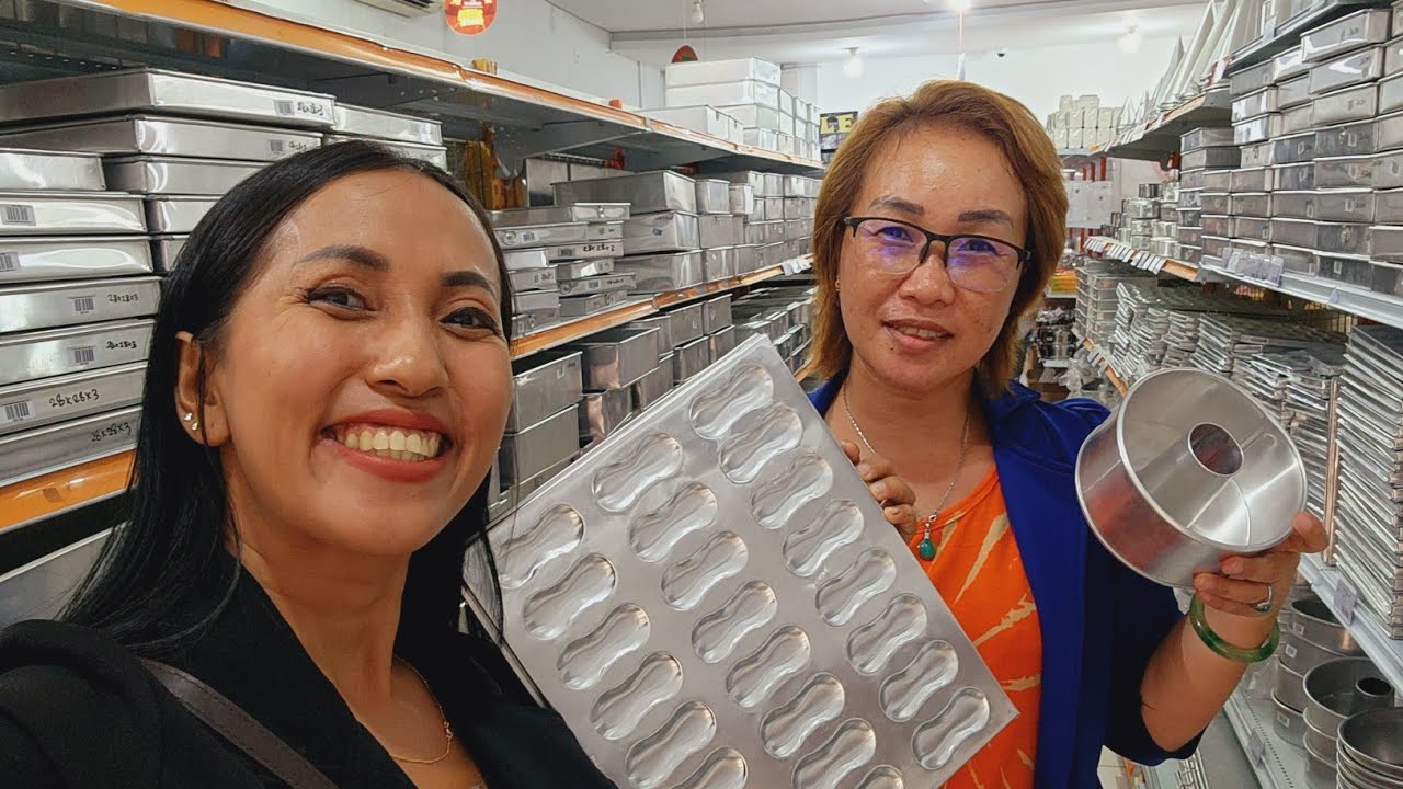 Devita Belanja loyang di tokoh cv. Surya pangan , lengkap👍 Bersama kak ...