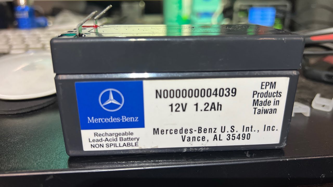 Mercedes S400 2010 Auxiliary Battery location and replacement ...