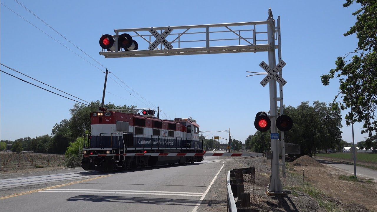 CFNR 500 Light Engine, Highway 113 N. East St. Railroad Crossing ...