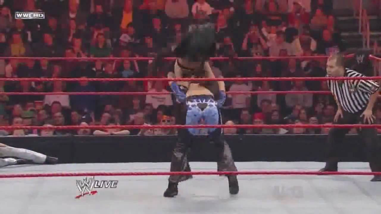 WWE Diva - Melina - Leg-Trap Sunset-Flip Powerbomb - YouTube