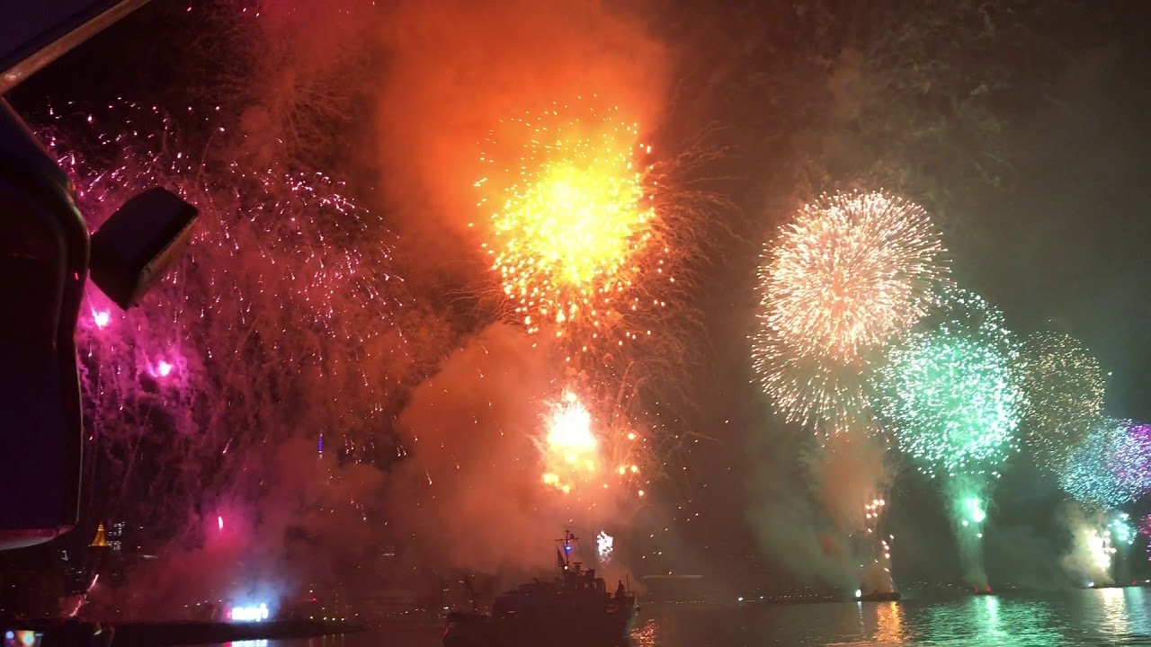 NYC 2018 Macy Fireworks Display - YouTube