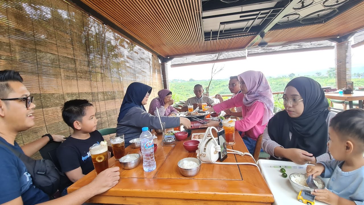 Batu Malang Jawa Timur 5 April 2025 Makan Bareng Di Kanvil Dau - YouTube