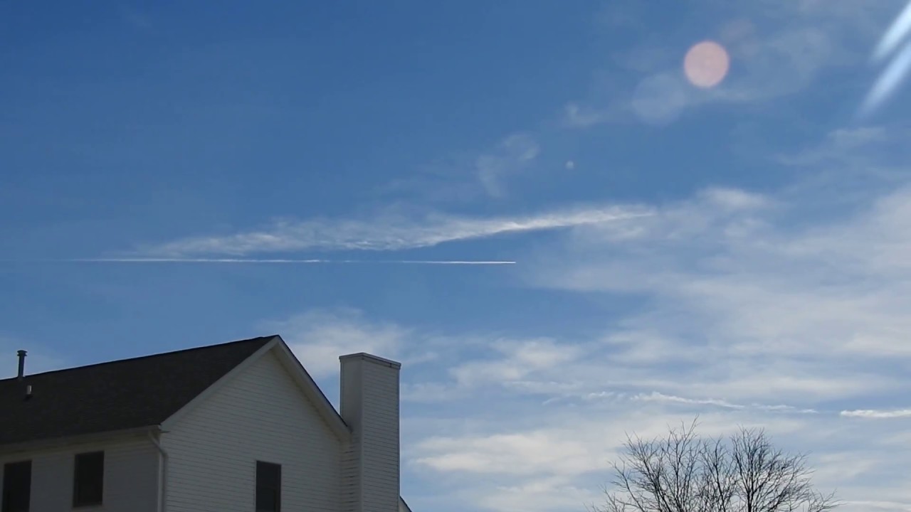 Persistent Contrails Turn Into Clouds Nikon p900 - YouTube