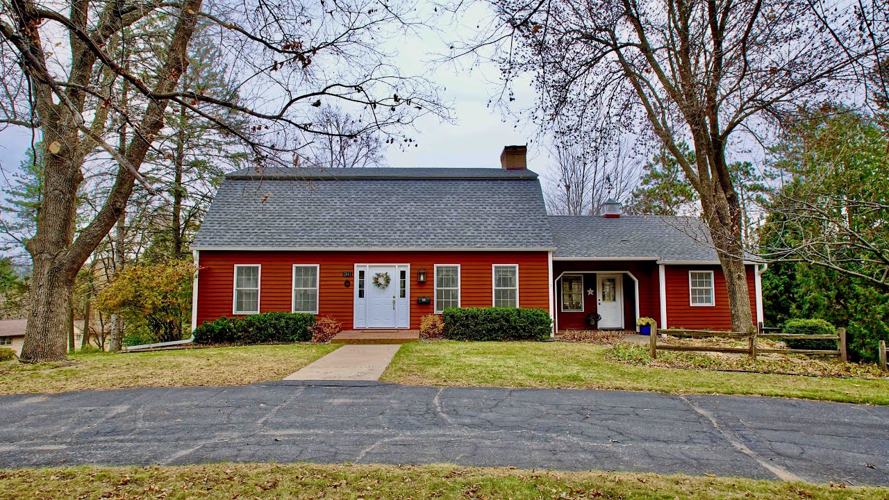 1841 Spruce Dr. Red Wing, MN - YouTube