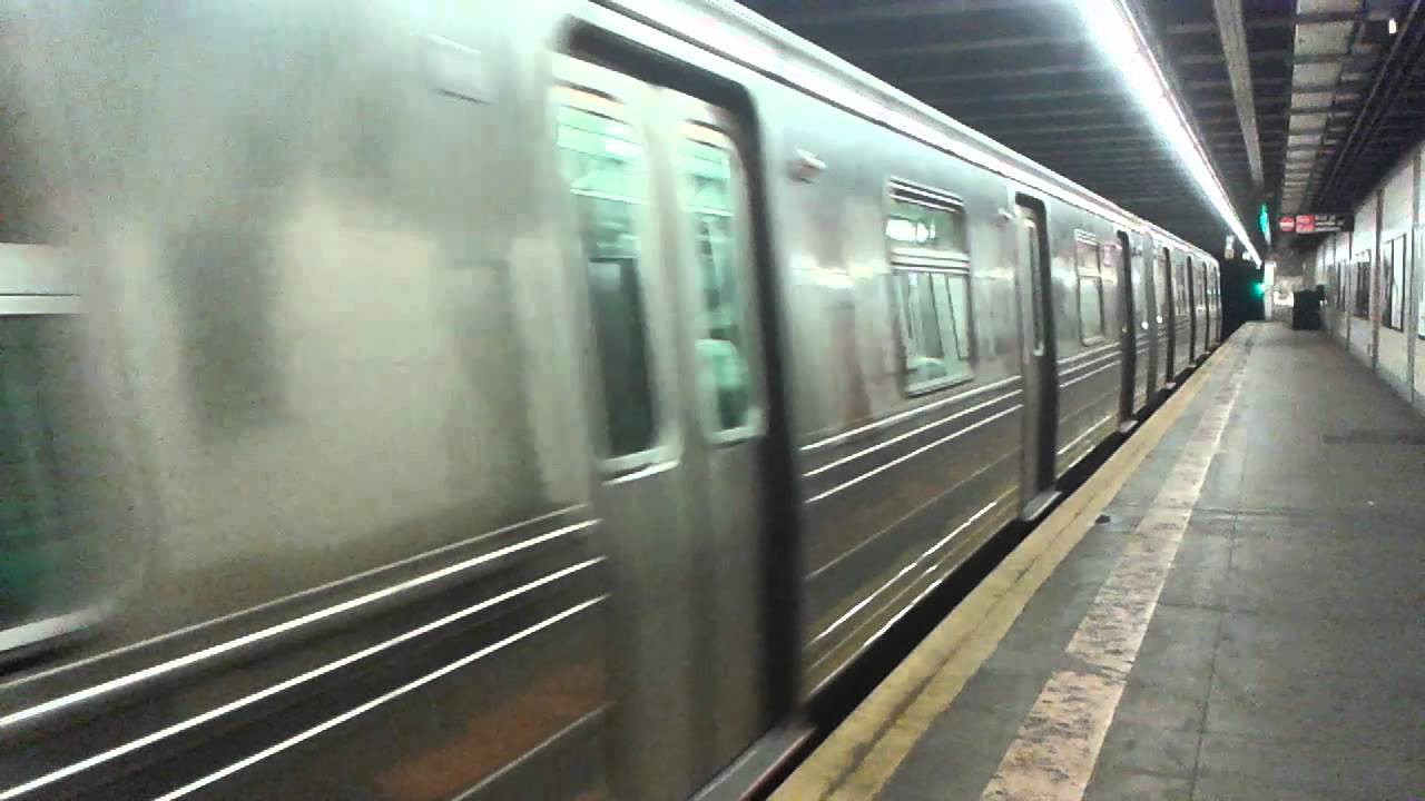 R68 D Local Train arriving at 25 Street - YouTube