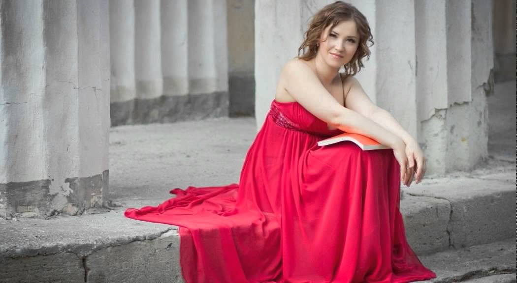 F. Chopin - Piano Concerto f-moll, op.21. Mariya Kim (piano) - YouTube