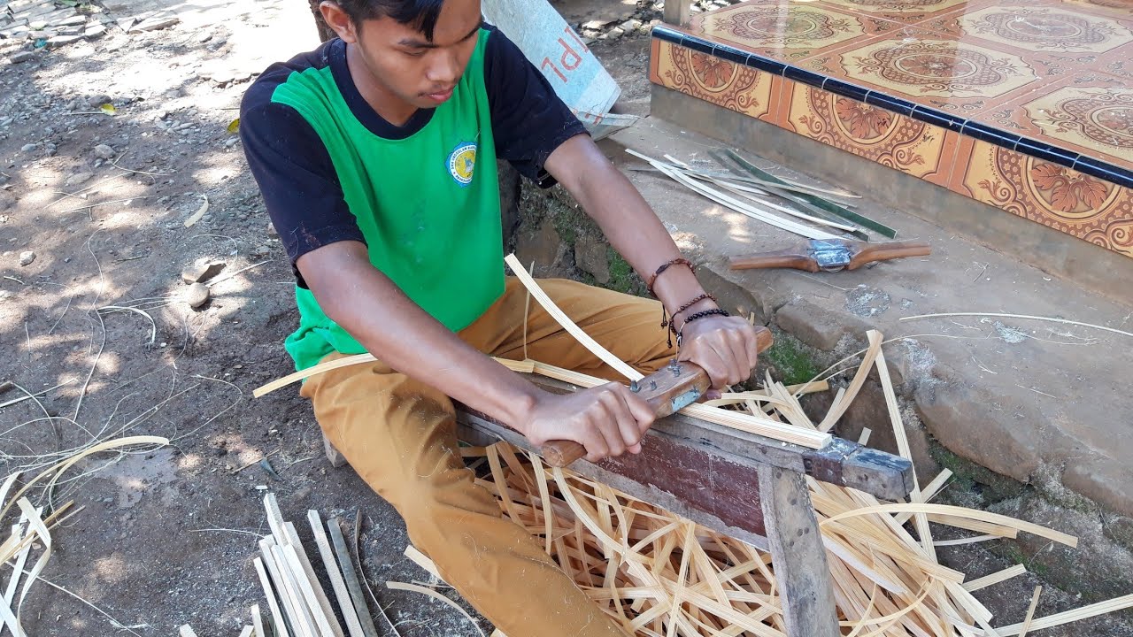 Alat Serut Bambu Manual - Cara cepat serut bambu - YouTube