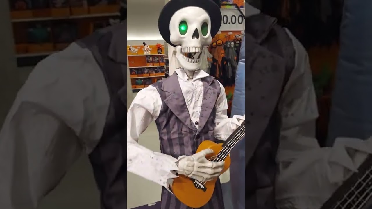 Singing animatronic skeleton at Target 🎯🎃 - YouTube