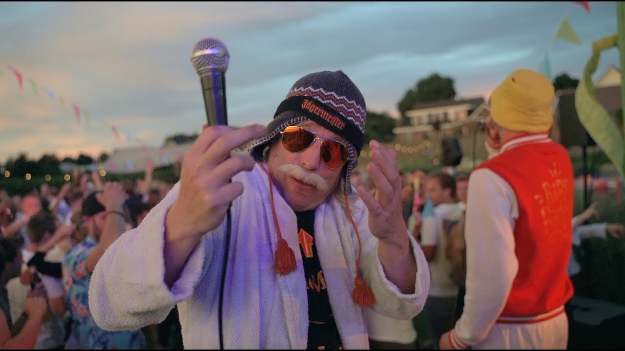 Aura - Barry Badpak - YouTube