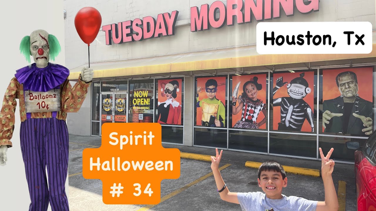 2023 ~ We found HECKLES on display ~ Spirit Halloween #34 ~ Old Katy Rd ...
