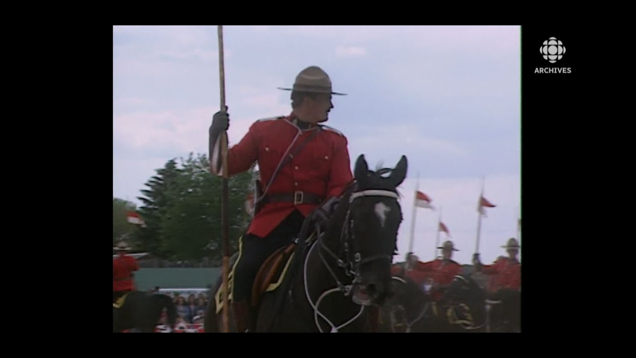 Présentation en 1998 de la Gendarmerie royale du Canada (GRC) - YouTube