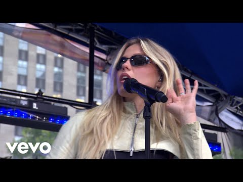 Reneé Rapp - Tummy Hurts (Live From The Today Show/2025)