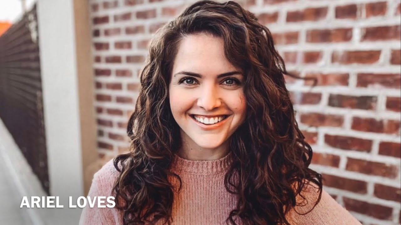 Ariel loves to share the joys of Judaism - YouTube