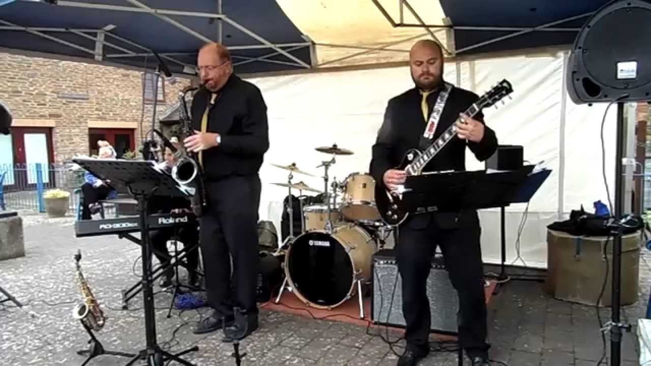 Bromyard Hop Fest Autumn Leaves - YouTube