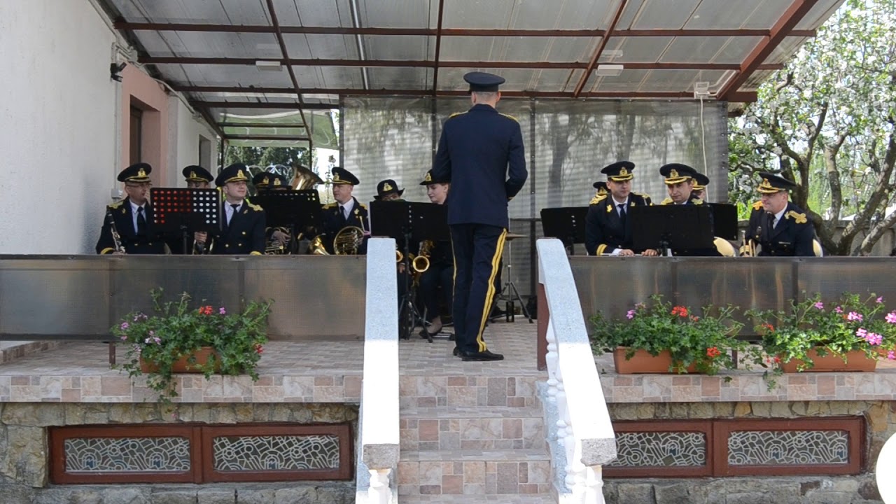 Fanfara MILITARA A Garnizoanei BACAU - YouTube