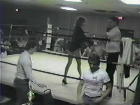 Eagles Club Fight Night- Old School Bar Boxing 1984 - YouTube