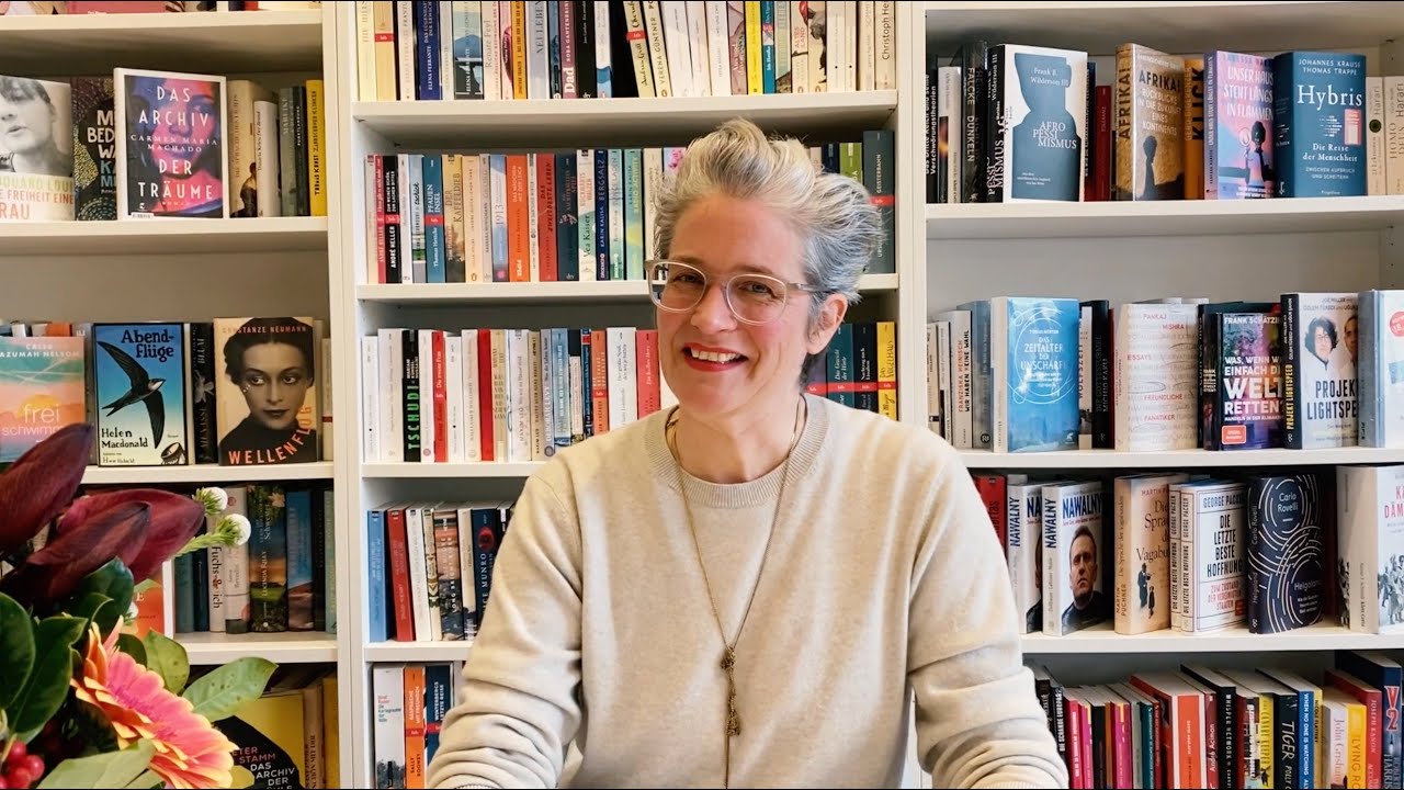 “Die Erfindung der Hausfrau” von Evke Rulffes - YouTube