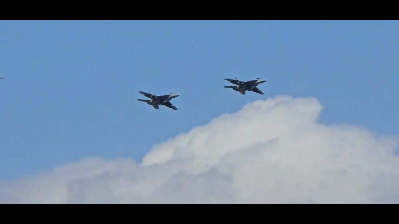#F18 Fly over Fleet Week in #SanPedro CA - YouTube