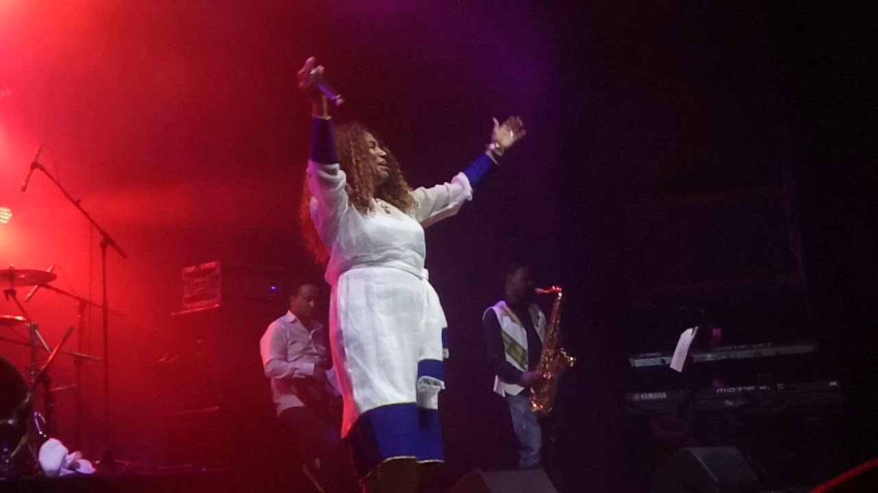 Aster Awoke in Gondar Eshiruru - YouTube