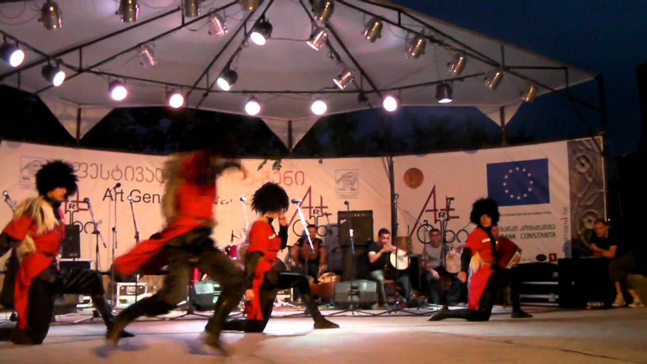 Georgian dance - YouTube