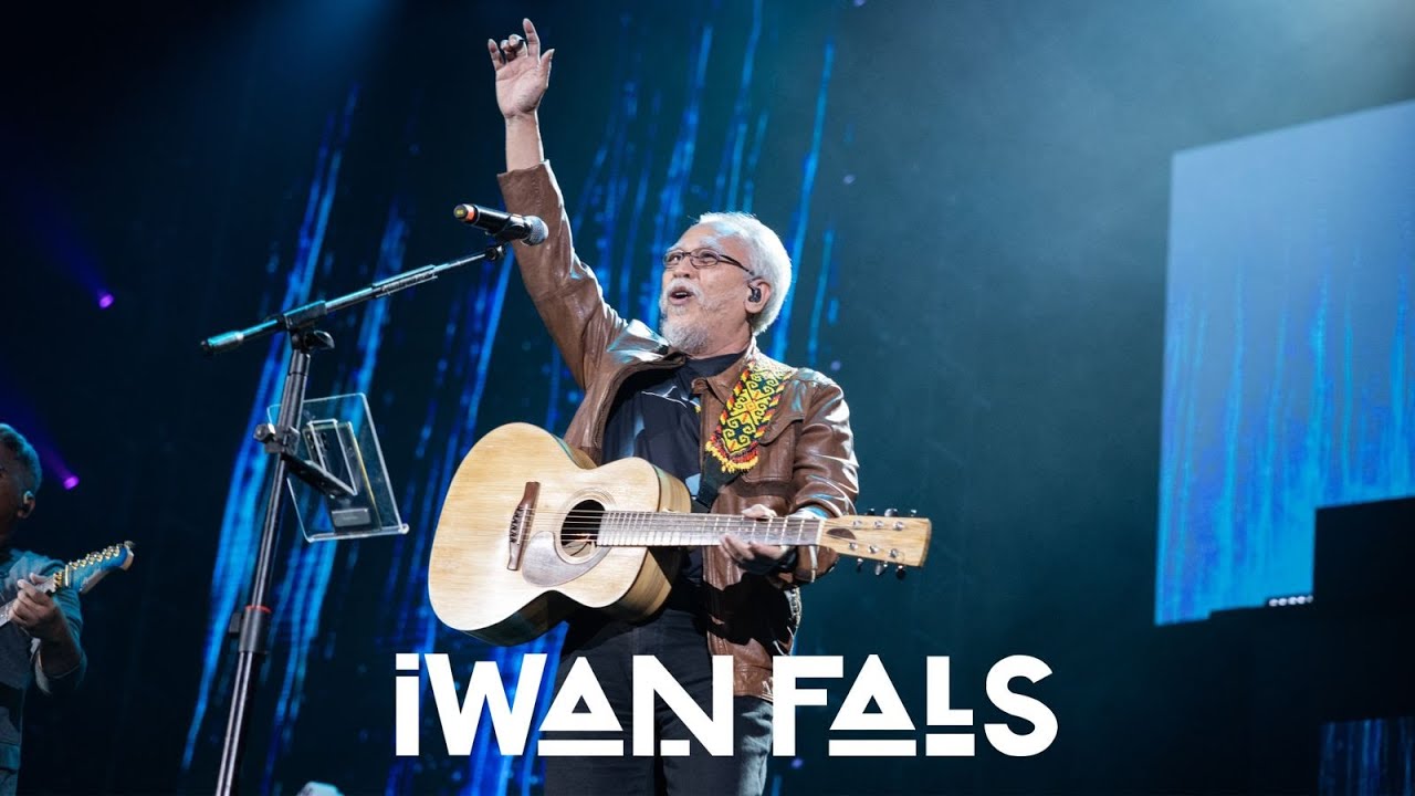Iwan Fals x The Bakuucakar | Glenn Fredly 25 Years Of Music - YouTube