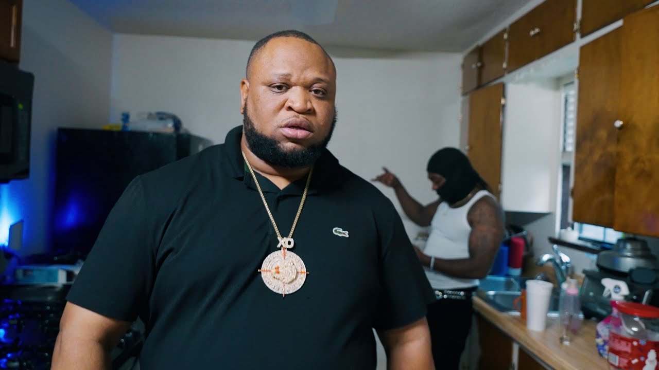 Fedz At The Doe Ft. 24Razorbakk - YouTube