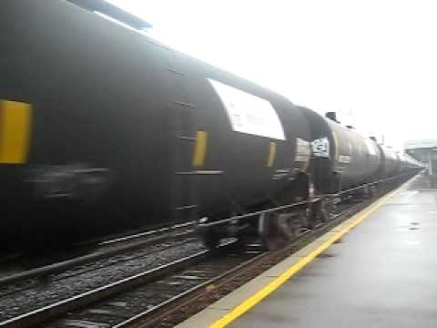CP 666 w/ CEFX 1044 & CP 9543 lead this long EB Ethonal train thru Lisgar GO - YouTube